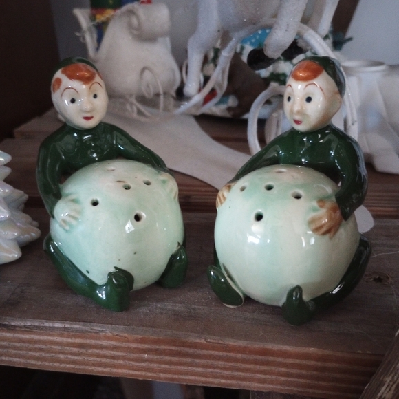 Holiday | Vintage Pixie Elf Snowball Salt And Pepper Shakers Set Japan ...